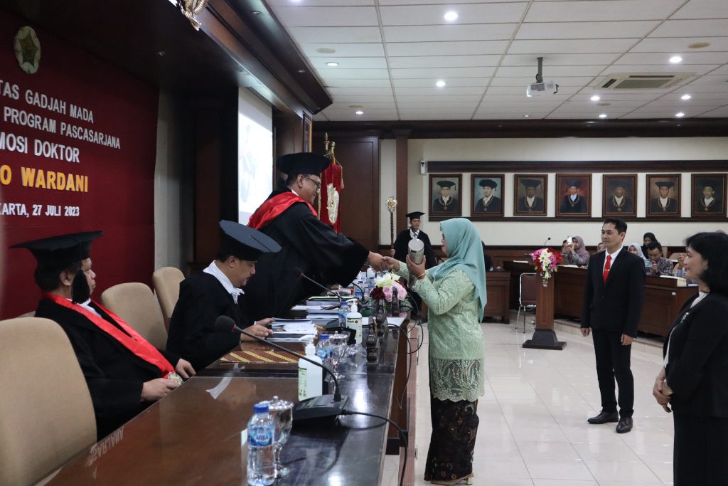 Dosen FH Universitas Muhammadiyah Purwokerto Raih Gelar Doktor di FH ...